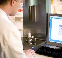 Demonstrating the FT4 Powder Rheometer at formulation seminar and ...